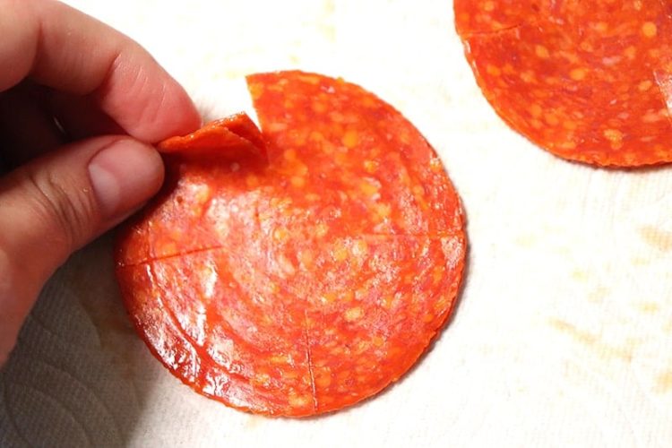 Keto Pepperoni Pizza Bites {0 Net Carbs}